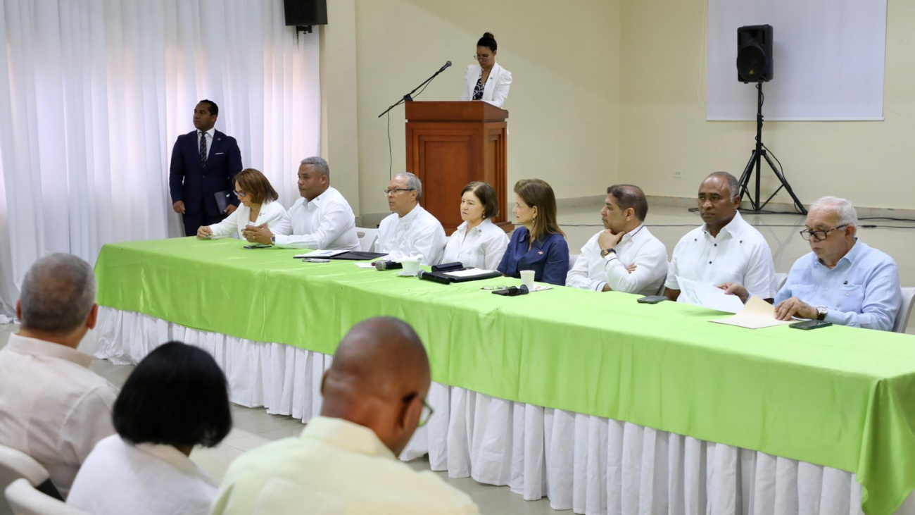 Vicepresidenta Raquel Peña encabeza encuentro con productores de mango en Peravia | Presidencia ...